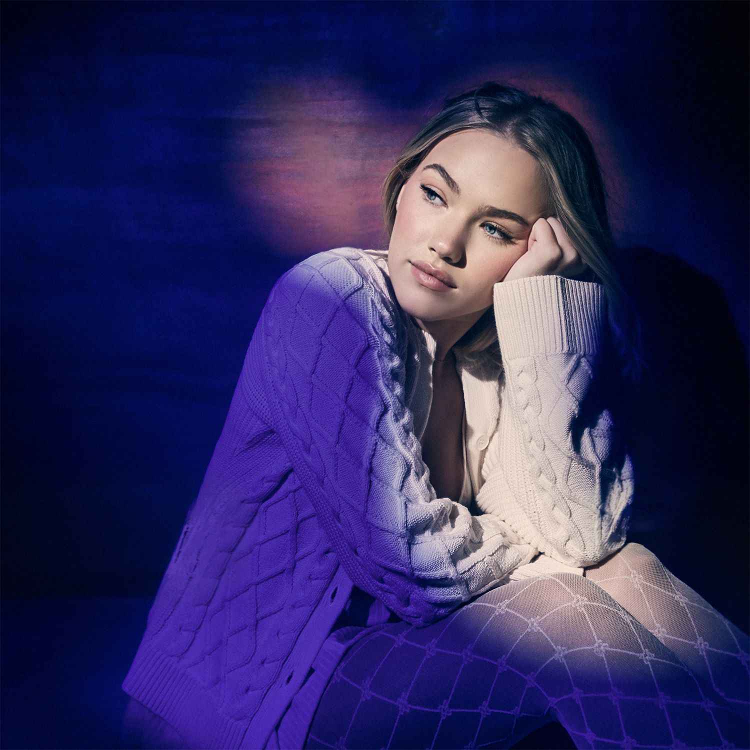 “Freya Skye เสิร์ฟ ‘silent treatment’ สะเทือนใจแต่ได้จังหวะ เปลี่ยนความเศร้าให้เข้มข้น…เต้นมัน ...